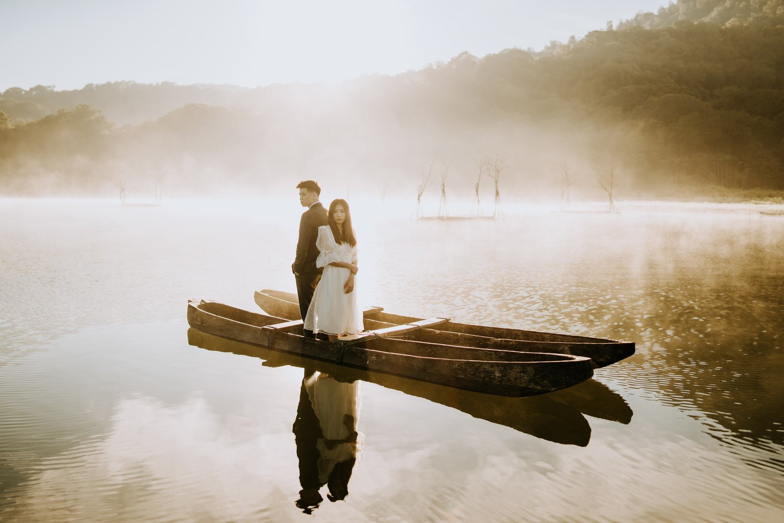 FOTO PRE-WEDDING DI DANAU TAMBLINGAN BALI